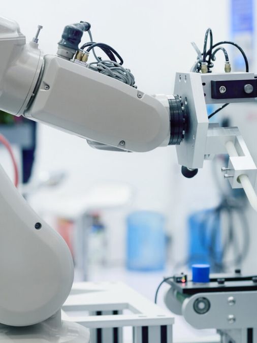 Impact of Hardware Implementation on the Evolvability of Robotic Systems