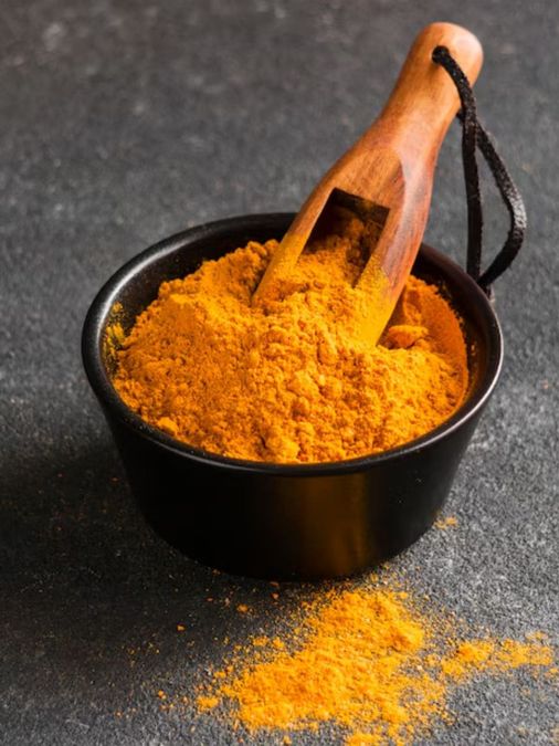How to use turmeric Haldi for hair