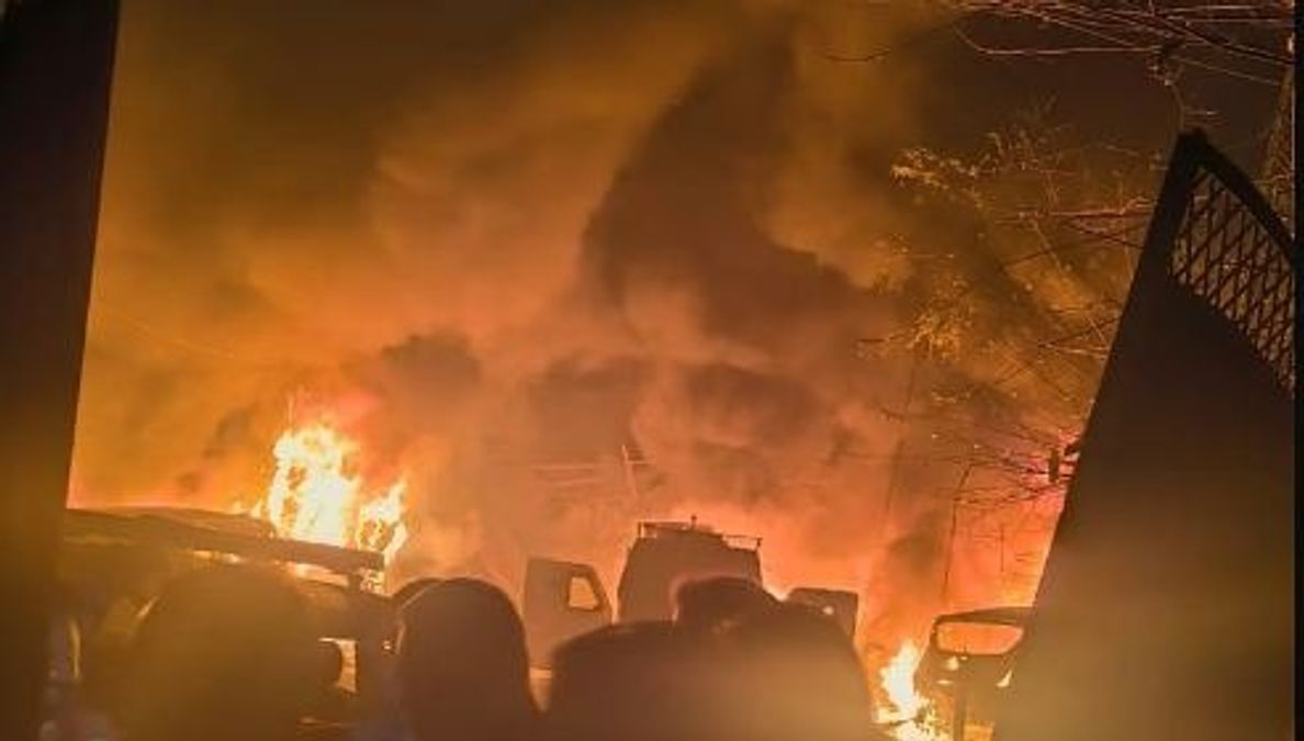 ശ്രീനഗറിലെ പോലീസ് സ്റ്റേഷനിൽ നടന്ന വൻ പൊട്ടിത്തെറിയിൽ 7 പേർ കൊല്ലപ്പെടുകയും 27 പേർക്ക് പരിക്കേ ...