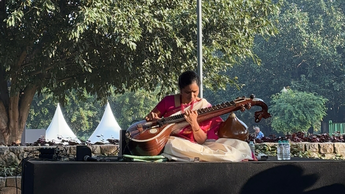 Jayanthi Kumaresh Redefines Carnatic Tradition by Pushing Veena’s ...