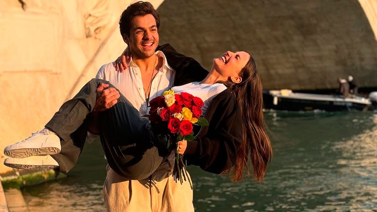 Ashish Chanchlani Engaged to Actress Elli AvrRam? Romantic Pic Sparks Buzz