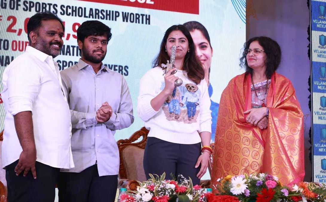 சென்னையில் மனு பாக்கருக்கு பாராட்டு விழா!