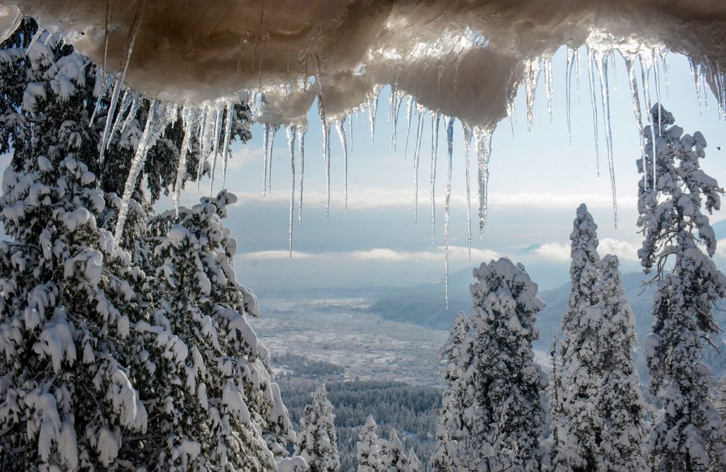 Mercury settles below freezing point in Gulmarg, Pahalgam; Met ...