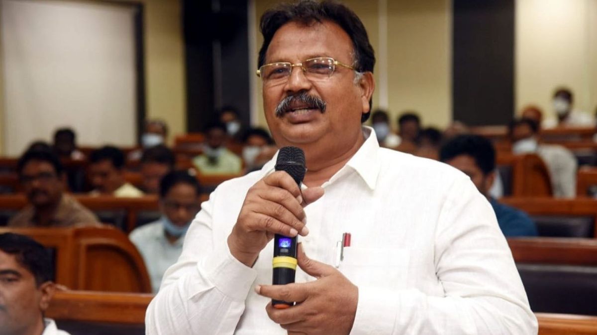Andhra Pradesh MLC Shaik Sabjee dies in car mishap