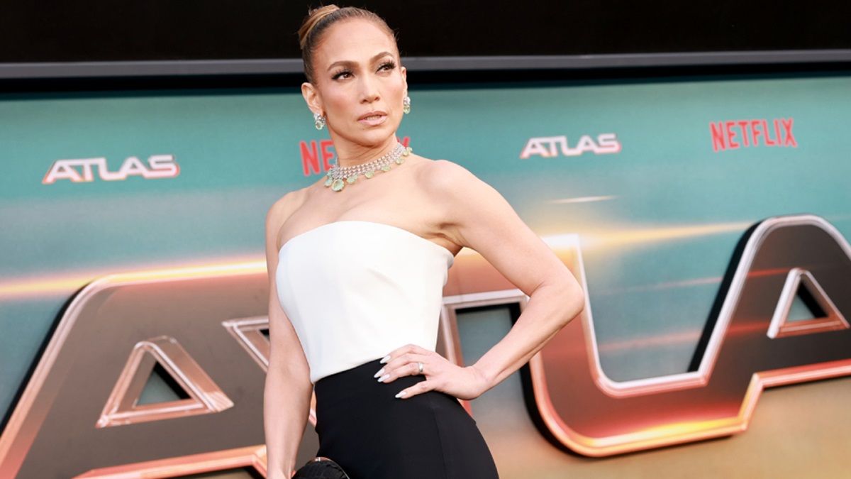 Jennifer Lopez calls AI 'scary', says her face is manipulated in ...