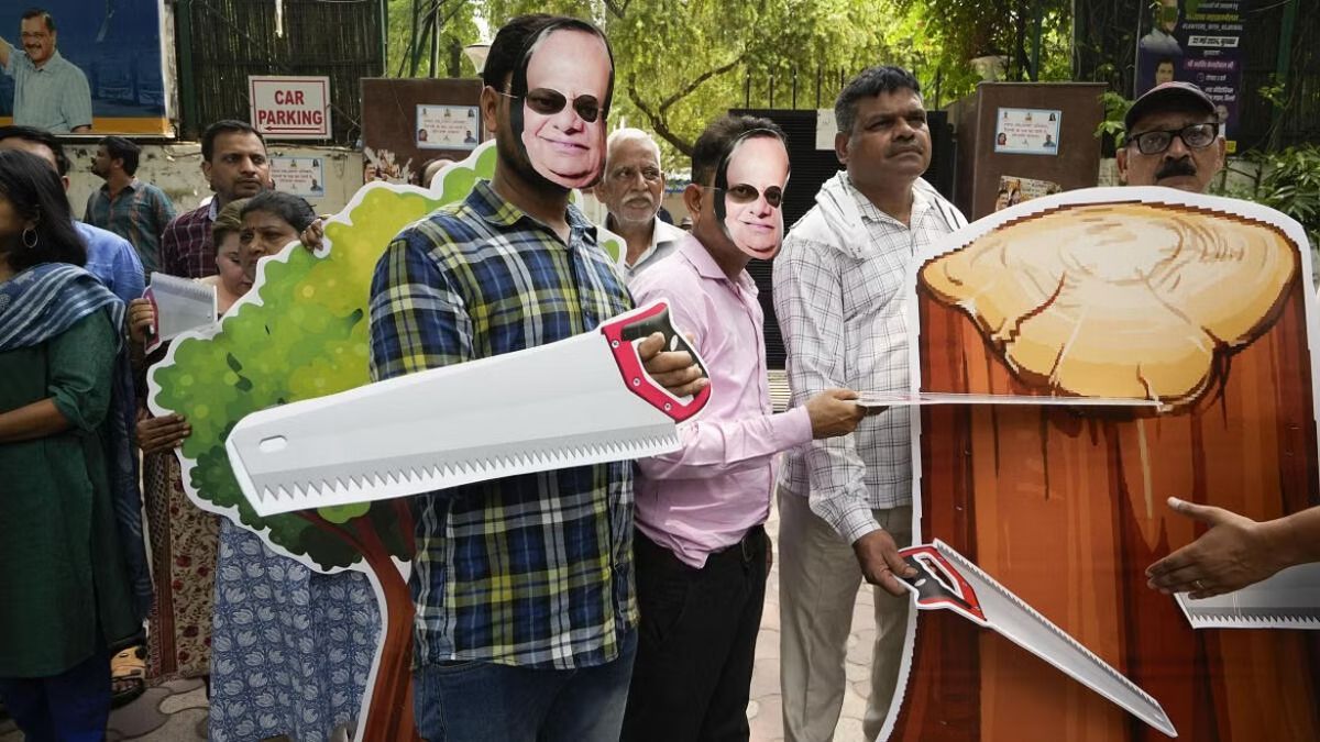 AAP protests near BJP office over cutting of 1,100 trees in Delhi's ...