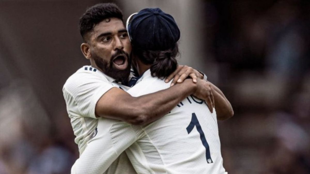 Poora Khol Diye Pasha; ಹೈದರಾಬಾದ್ ಸಂಸದನಿಗೆ ಬೌಲರ್ ಮೊಹಮ್ಮದ್ ಸಿರಾಜ್ ಕ್ಲಾಸಿ ...