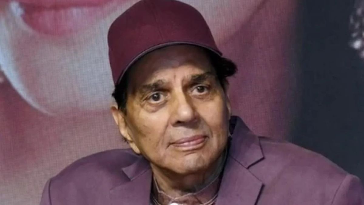 Legendary actor Dharmendra passes away at 89 in Mumbai after battling ...