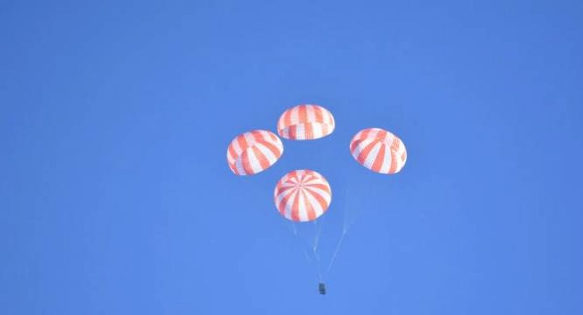 NASAâ€™s Dragon landing system is successfully tested
