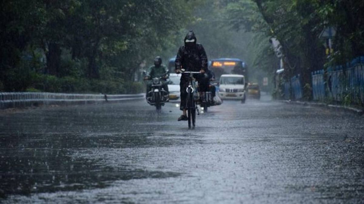 Low pressure to trigger heavy rainfall in Odisha, IMD issues orange, yellow warnings for several ...