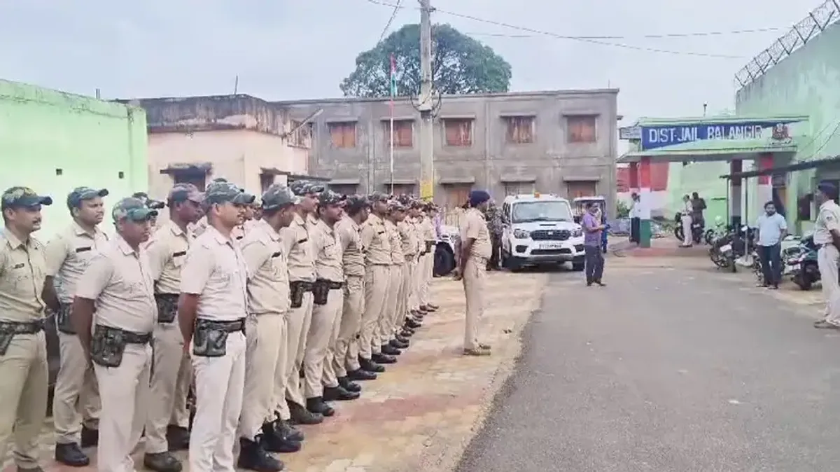Massive raid on Bolangir jail after ‘gang war’, contraband items and ...