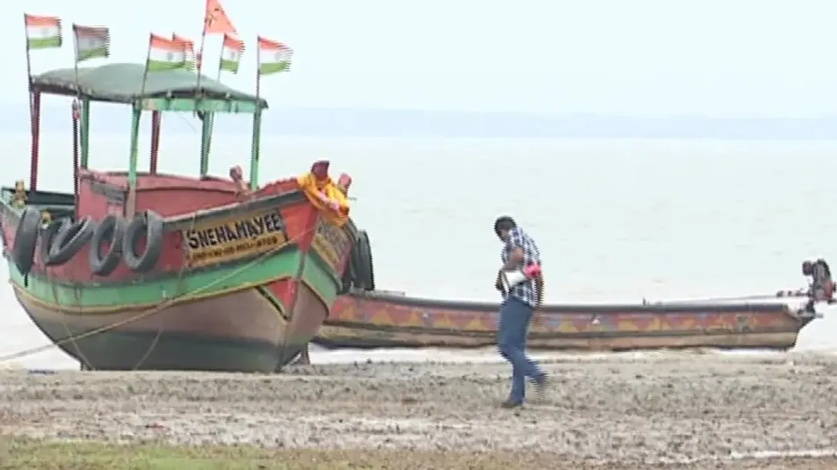 Cyclone Dana: IMD’s latest update on red and orange warning for heavy ...