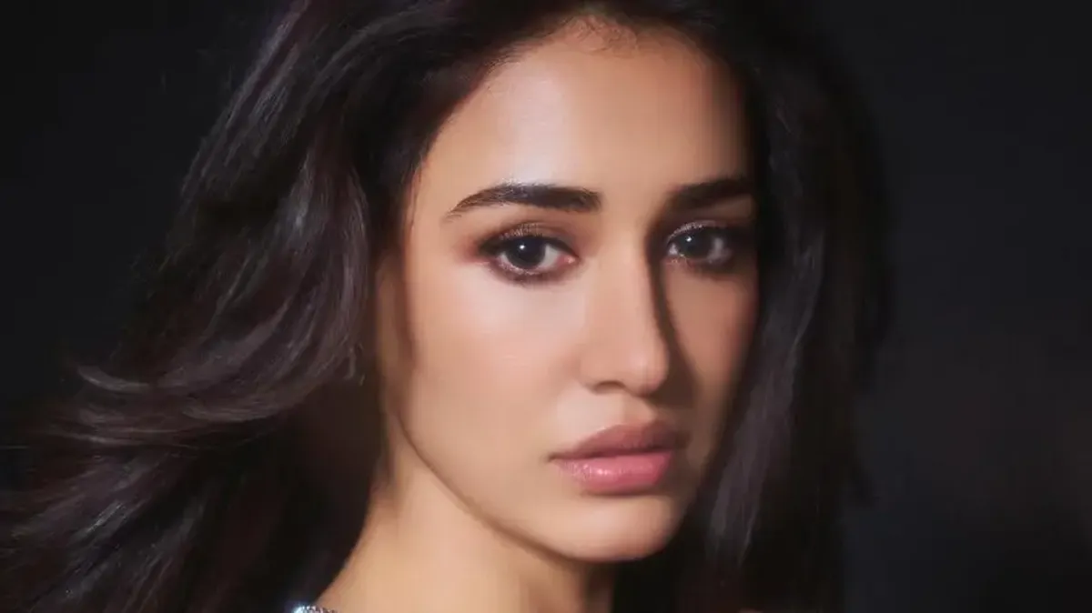 Has Disha Patani removed her ribs to look slimmer? Shocked fans react Watch