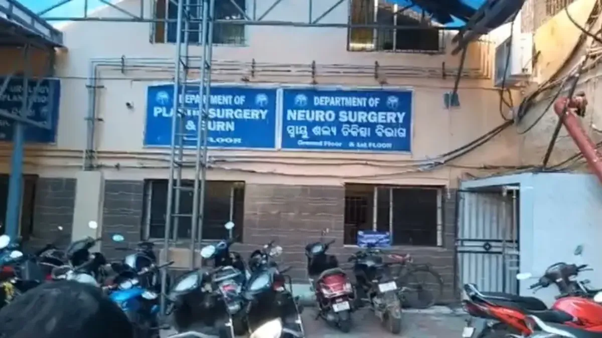 FM College student’s death: Crime Branch conducts probe at SCB Medical ...