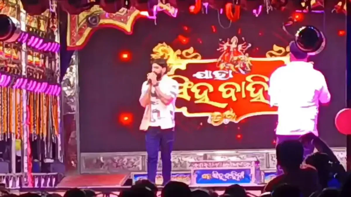 Jatra actor Piyush Tripathy makes bold stage comeback in Balasore amid ban controversy