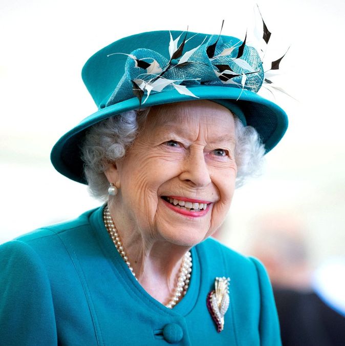 Queen Elizabeth II Tests Positive for Covid-19