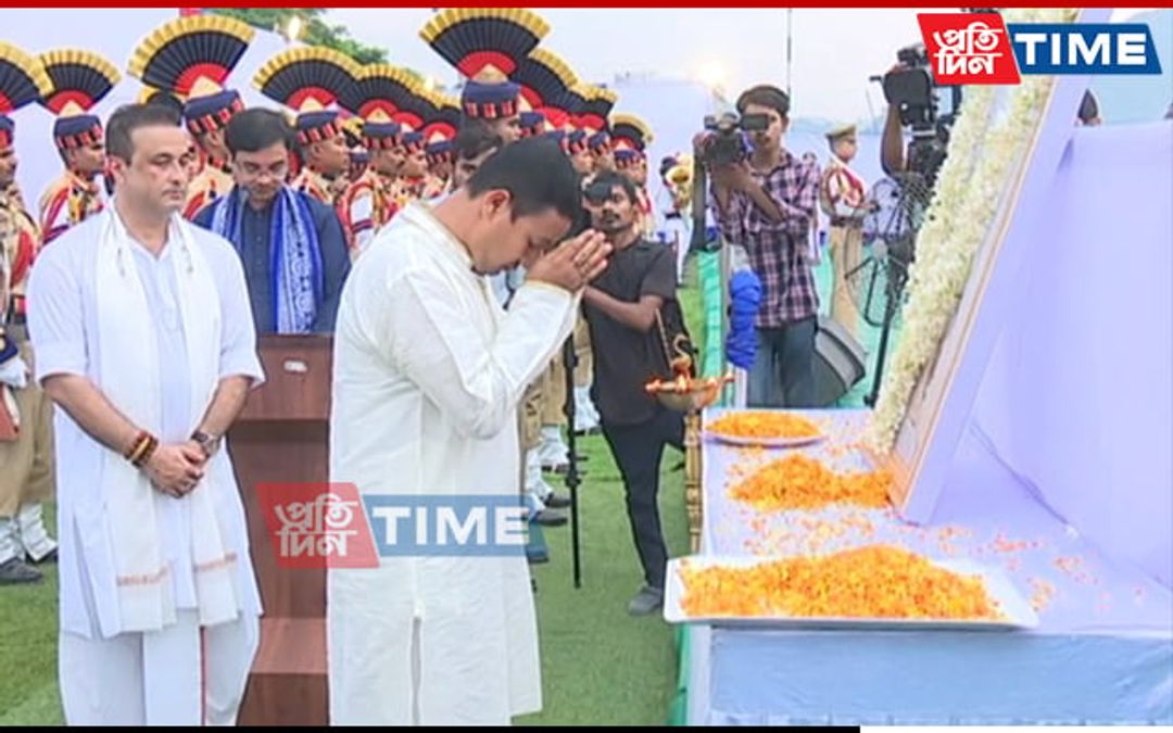 Guwahati Police Pays Tribute To Lachit Borphukan At Lachit Ghat