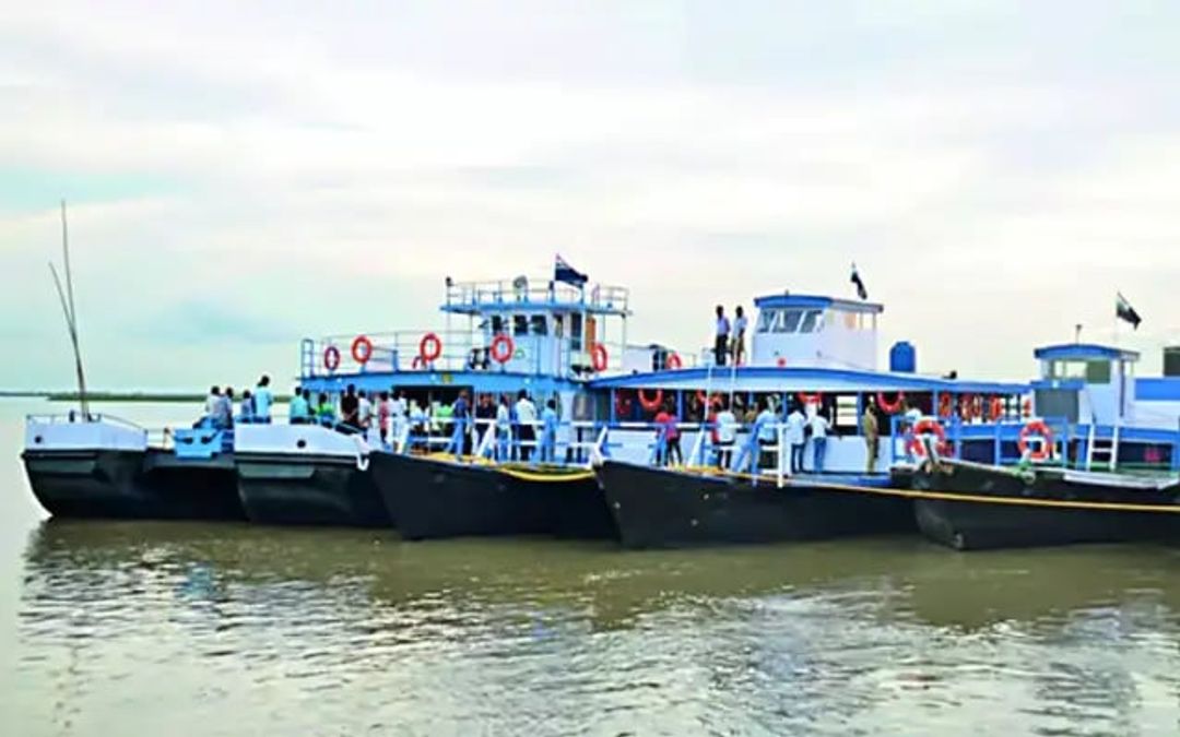 BREAKING: Another Ferry Stranded in Majuli With 40 Passengers Onboard