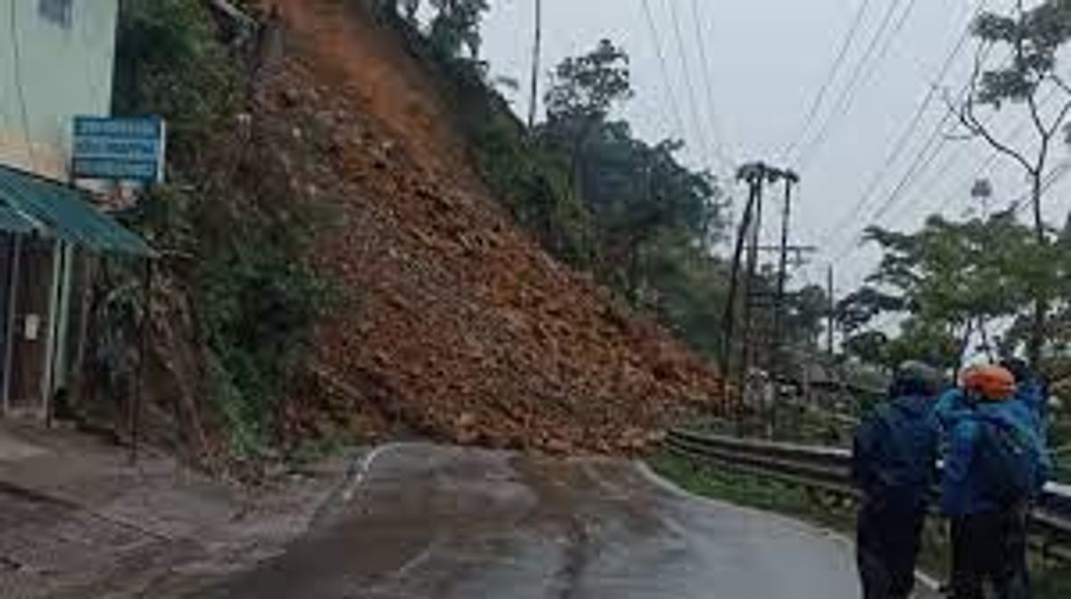 Heavy Rain Triggers Landslide on NH-6 Connecting Mizoram with Rest of India