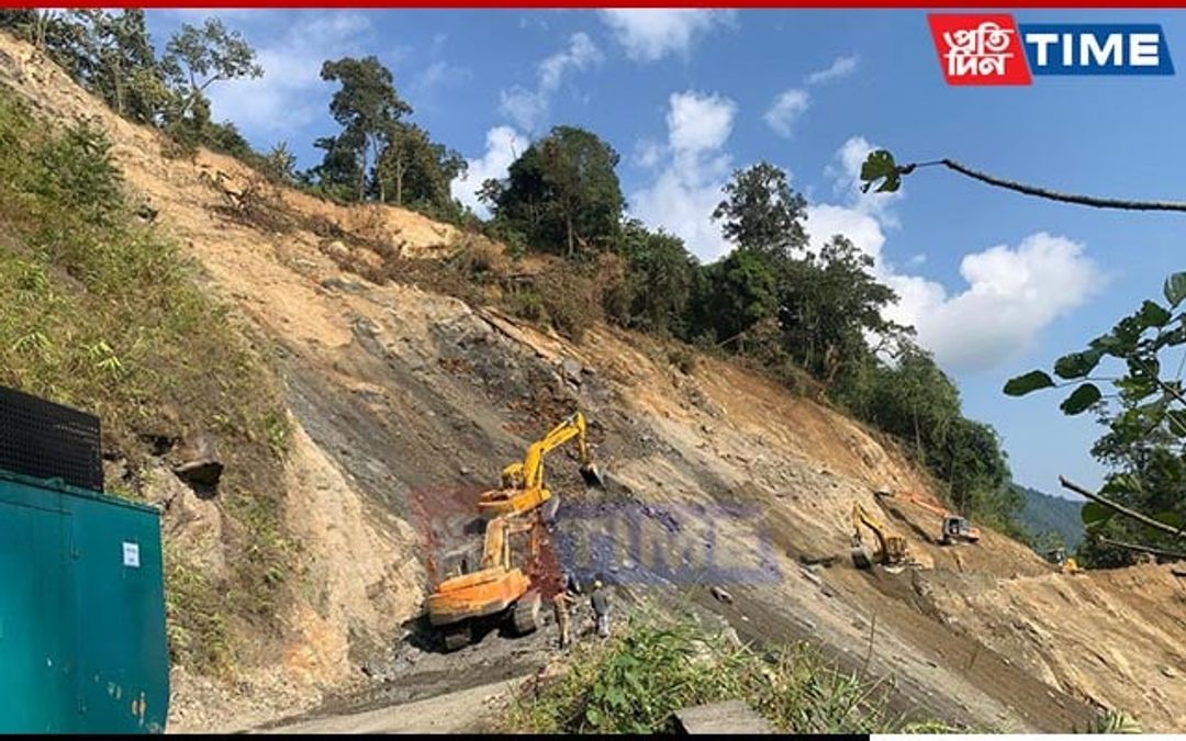 Project 'Vartak' Clears Massive Landslide on Road Connecting Guwahati ...