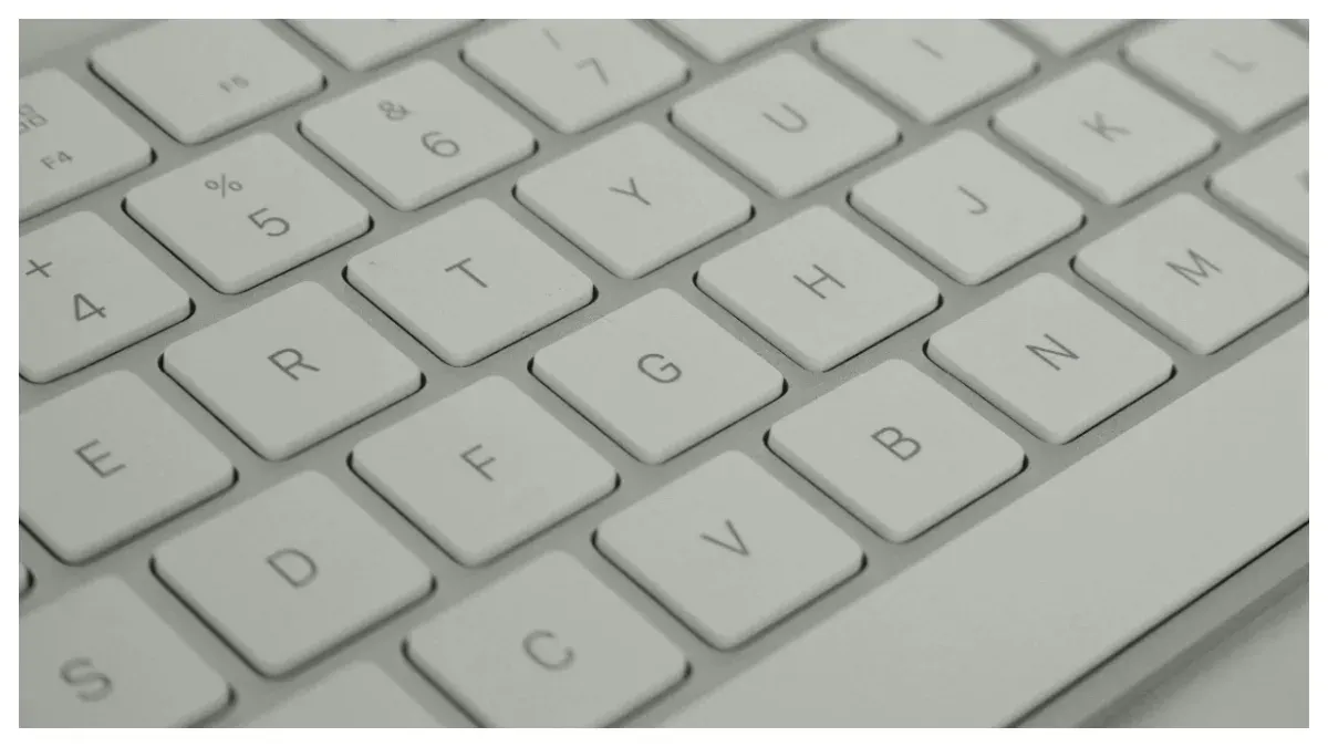 Reverse Typing : రివర్స్ లో టైపింగ్ చేసి వరల్డ్ గిన్నీస్ రికార్డు ...