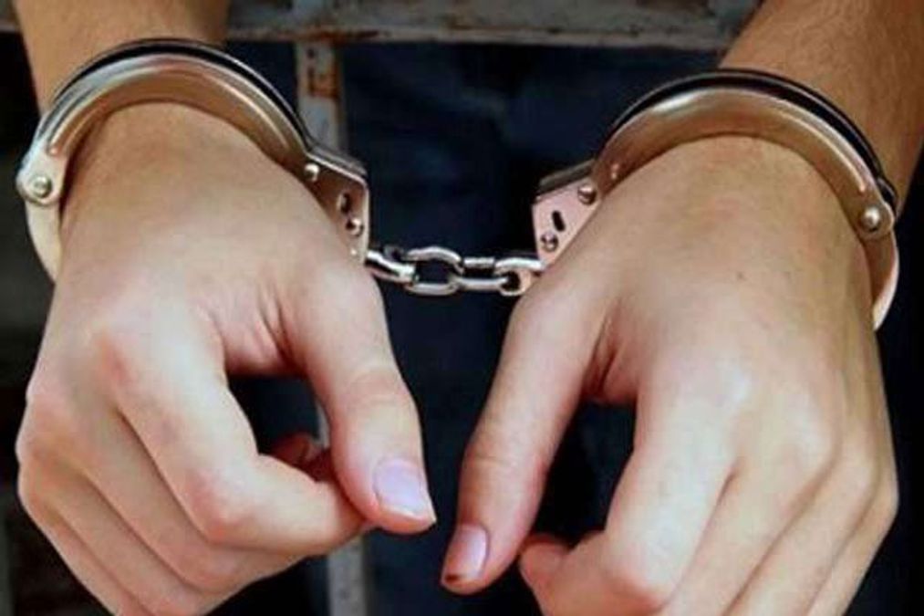 Ex-IAF wing commander arrested for posing as Amit Shah