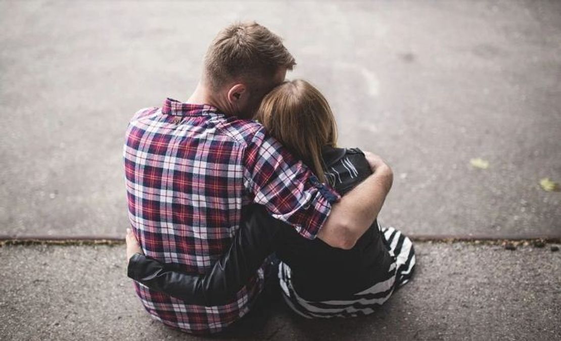 Happy Hug Day Wishes, Quotes, Messages to greet your lover