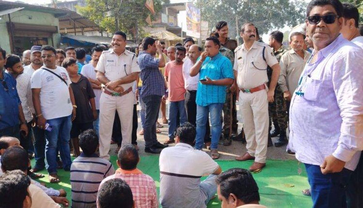 Locals block NH-26 in Odisha's Sonepur; vehicular movement hit