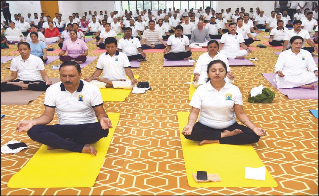 ପୂର୍ବତଟ ରେଳପଥ ପକ୍ଷରୁ ଯୋଗ ଦିବସ