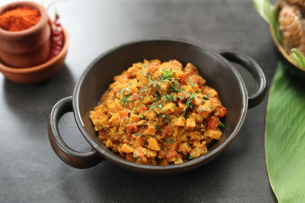 Taaze Haldi Aur Gajar Ki Sabzi