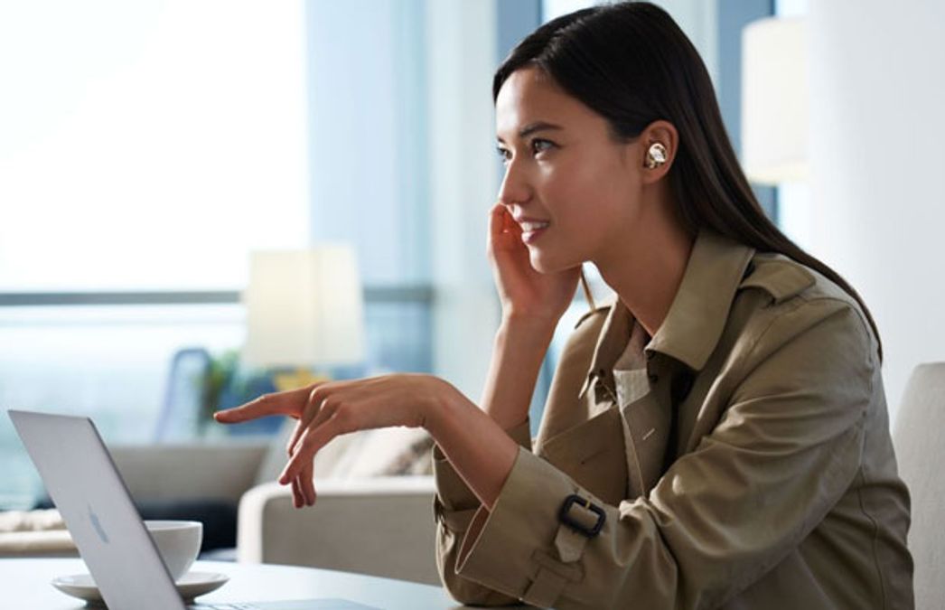 Pearl: AI-Powered Earbuds with Solar Charging