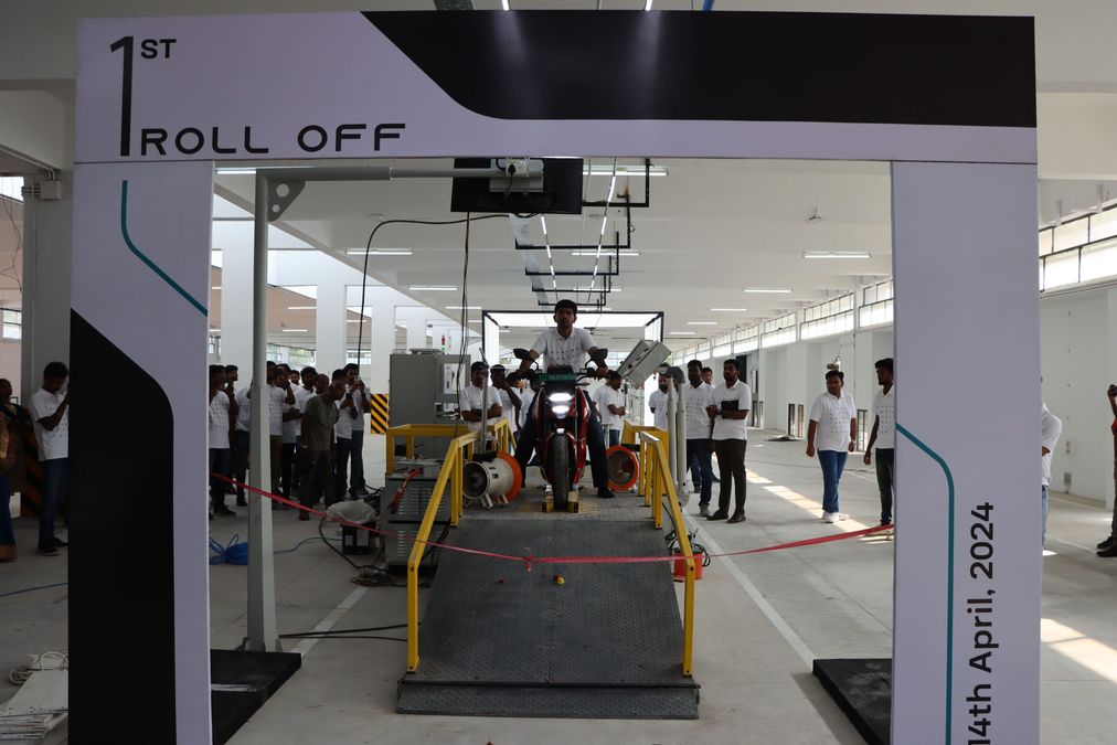 EV Startup Raptee Rolls Out First Motorcycle From Chennai Plant