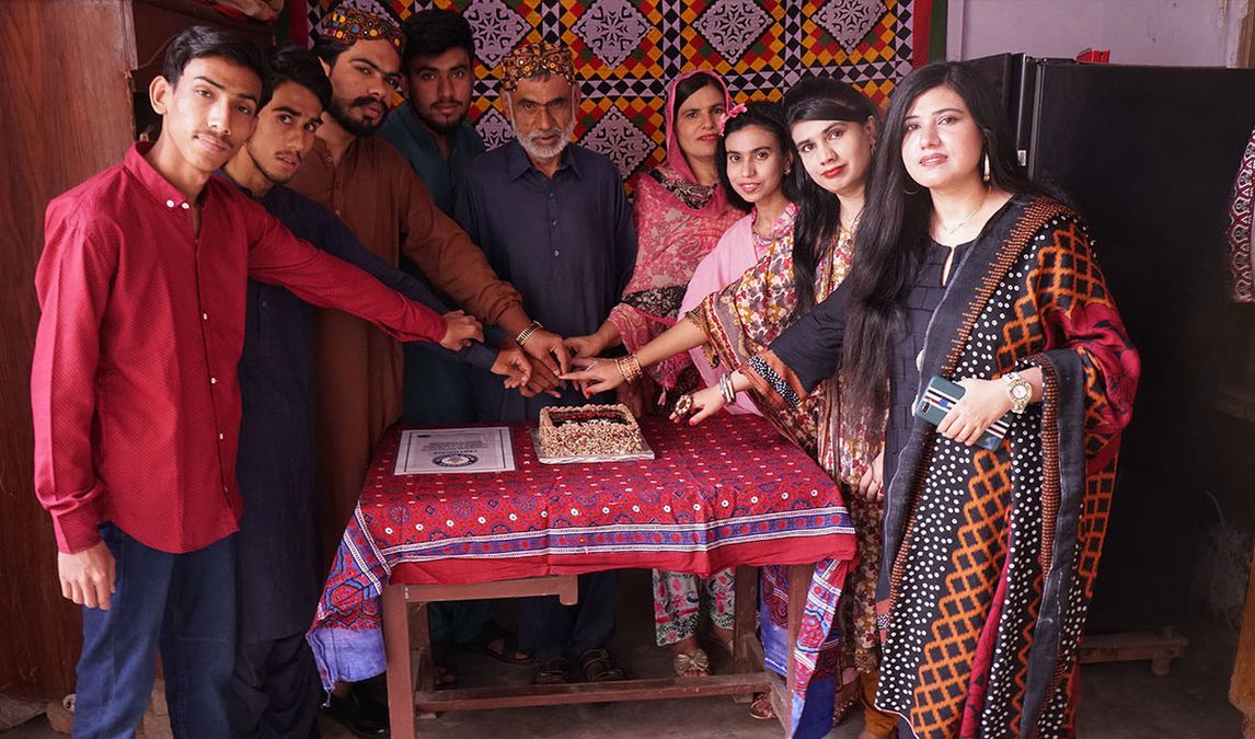 Pak Family Of Nine Sets Guinness World Record For Shared Birthdays