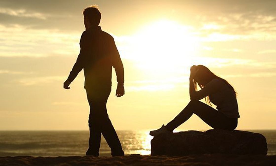 Holding On To A Dead Relationship: Love Or Arrogance?