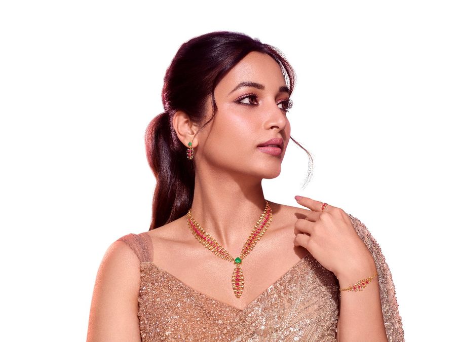 Malabar Gold & Diamonds Introduces Vyana at Gemstone Jewellery Festival ...