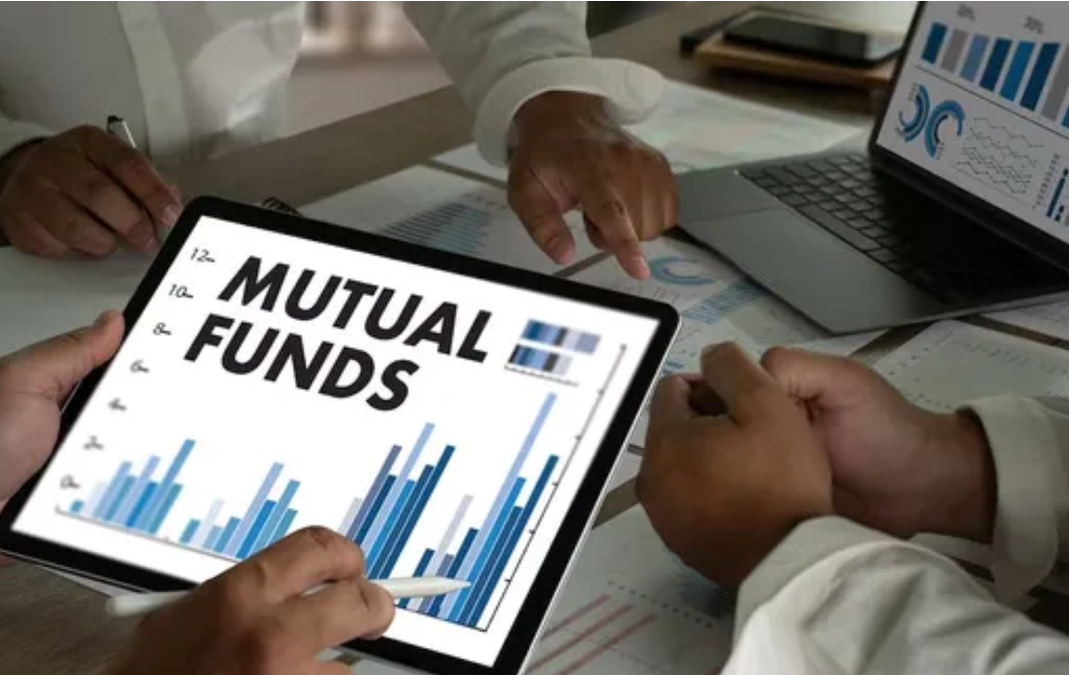 How to Read a Mutual Fund Factsheet Like a Pro