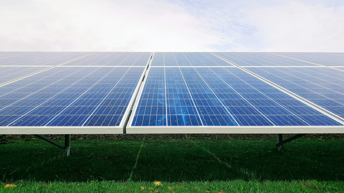 BayWa r.e. finances 90 MW PV & 70 MW BESS park in California