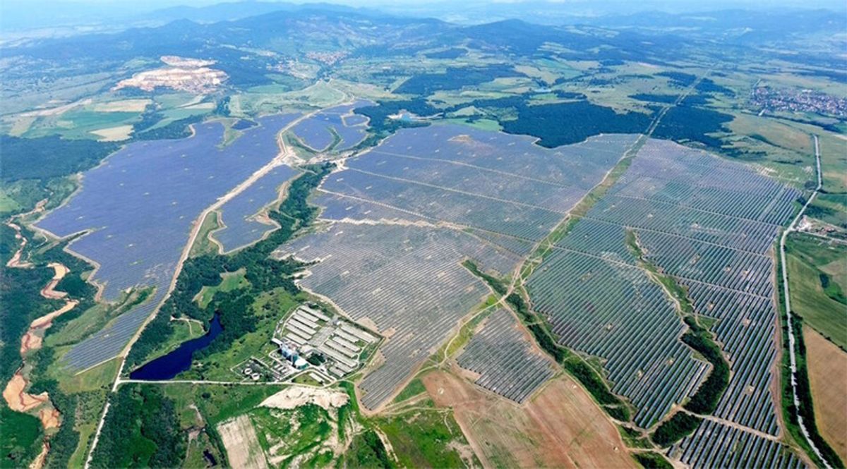 Huasun completes world's largest HJT solar project
