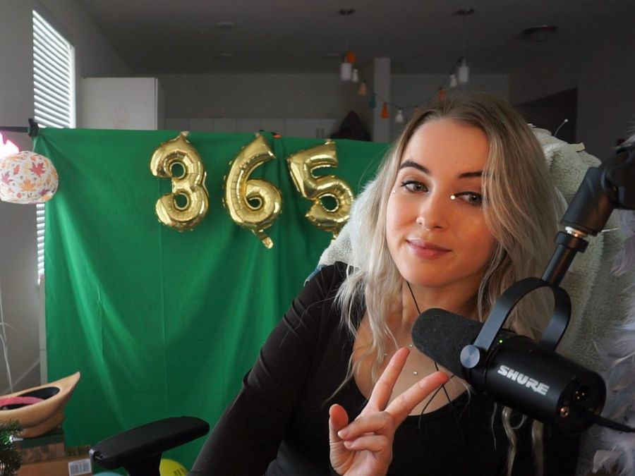 Emilycc reaches new Twitch subscription record during her subathon