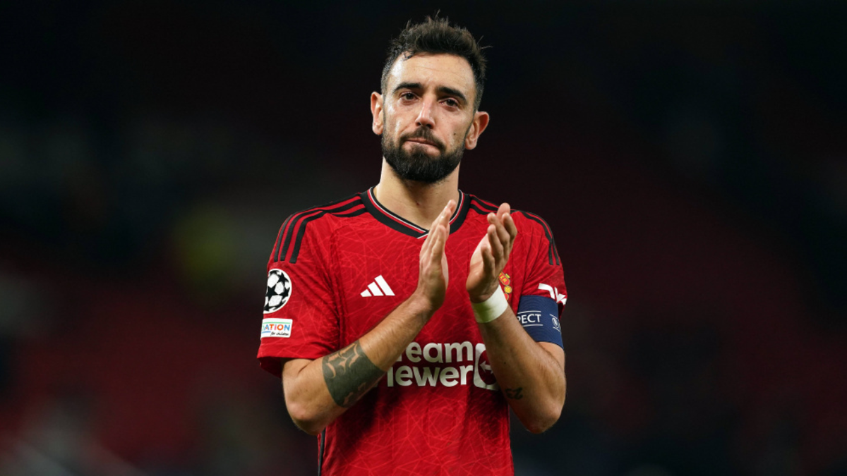 Manchester United's footballer Bruno Fernandes plans a shocking move to ...