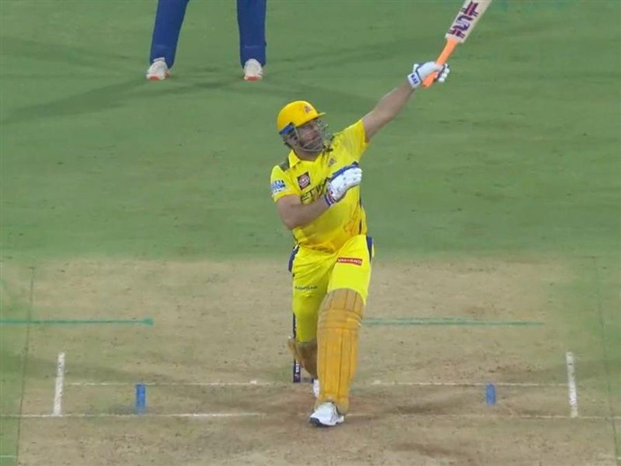 WATCH: MS Dhoni smashes stunning one-handed six off Shardul Thakur during CSK’s 5-wicket win ...