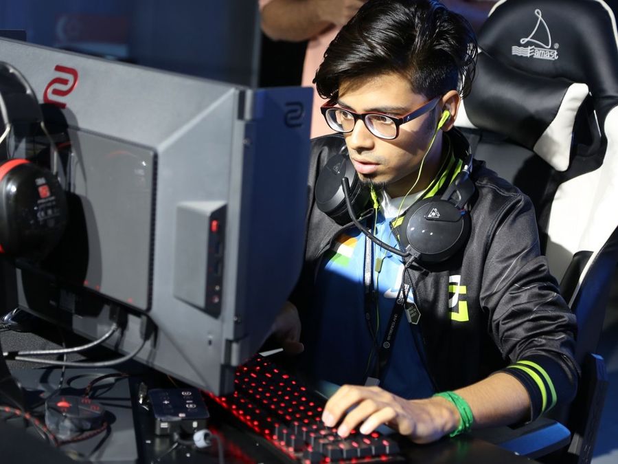 Counter Strike cheater Forsaken unbanned by Valve