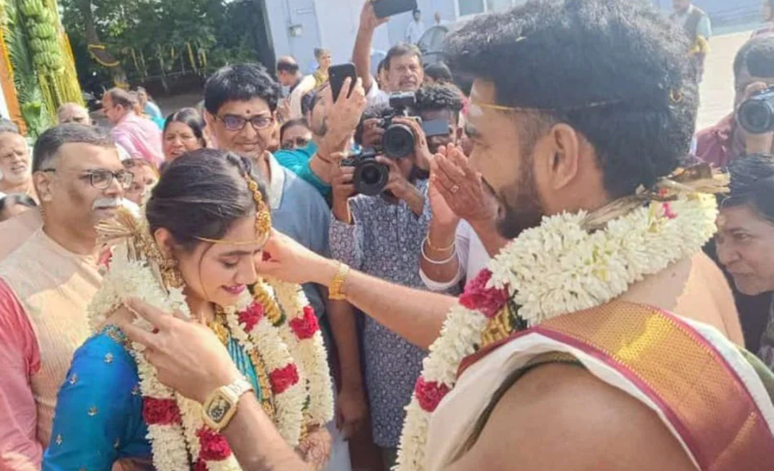 KKR's star player Venkatesh Iyer gets married to fiancee Shruti ...