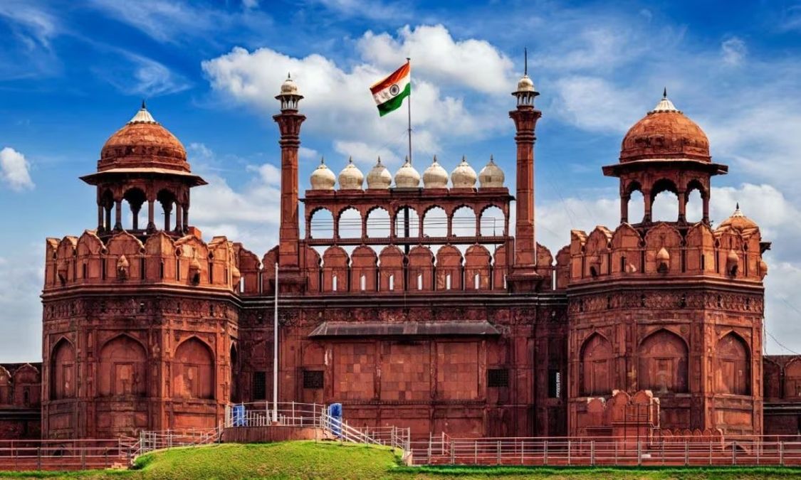Delhi pollution damaging Red Fort; study shows black crust formation
