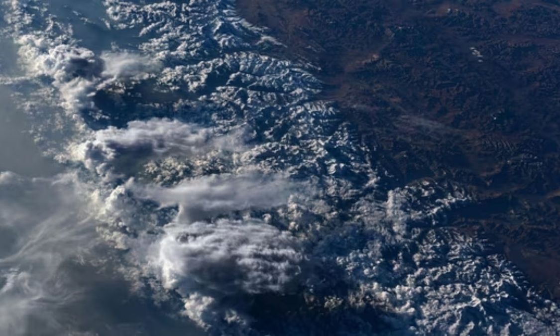 NASA astronaut shares 'breathtaking' picture of Mount Everest taken ...