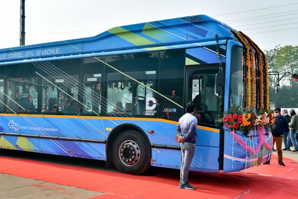 India and US collaborate to launch 10,000 e-buses on Indian streets