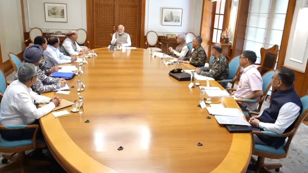 India- Pakistan Ceasefire: DGMO मीटिंग से पहले PMO में बैठक, तीनों ...