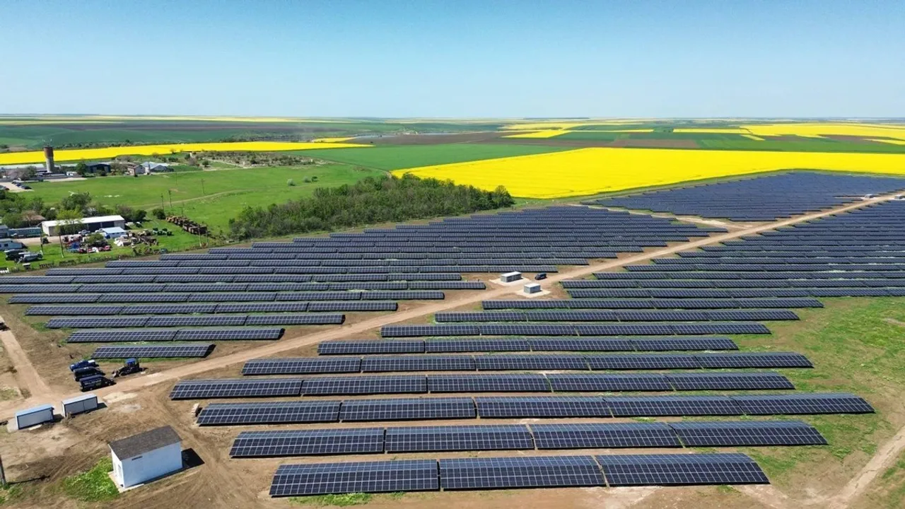 Entek awards 200 MW solar EPC contract to WALDEVAR Energy