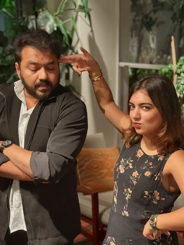 അഭിമാനപുരസരം അവതരിപ്പിക്കുന്നു ന്യൂസിയ നസിം; ചിത്രങ്ങളുമായി മെന്റലിസ്റ്റ് ആദി