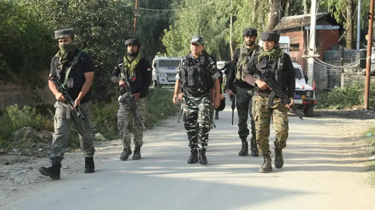 2 LeT terrorist associates arrested in J&K's Shopian